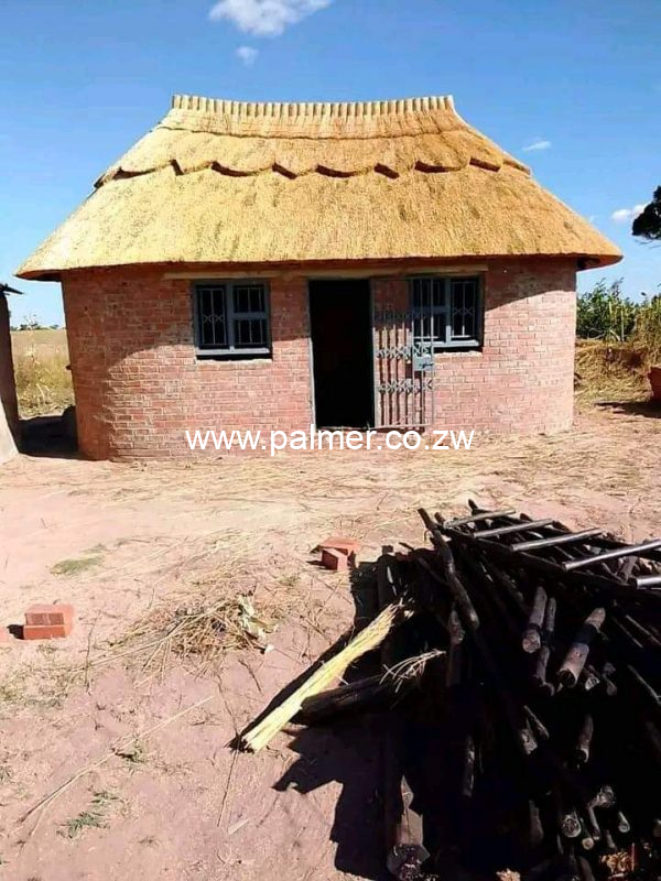 PCTRH01 Thatched rural hut - Palmer Construction Zimbabwe